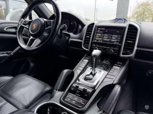 Белый Порше Каен 2016 в Каунас, объемом двигателя 3.60 л и пробегом 120 тыс. км за 19500 €, фото 20 на AUTOMOTO.COM.LV