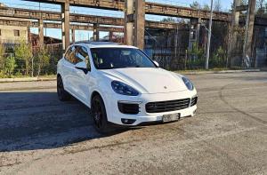 Balts Porsche Cayenne 2017 Kauņa, ar dzinēja tilpumu 2.97 L un nobraukumu 240 tūkst. km par 22800 €, foto 6 vietnē AUTOMOTO.COM.LV