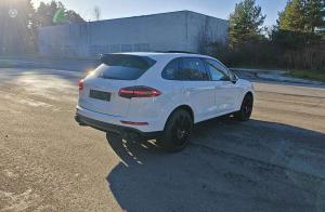Balts Porsche Cayenne 2017 Kauņa, ar dzinēja tilpumu 2.97 L un nobraukumu 240 tūkst. km par 22800 €, foto 10 vietnē AUTOMOTO.COM.LV