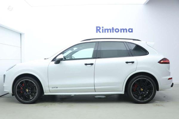 White Porsche Cayenne 2017 in Vilnius, with an engine capacity of 3.60 L and mileage of 70 thousand km for 38990 €, photo 5 on AUTOMOTO.COM.LV