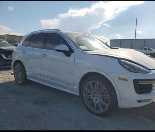Balts Porsche Cayenne 2017 Šilutė, ar dzinēja tilpumu 3.60 L un nobraukumu 75 tūkst. km par 15000 €, foto 1 vietnē AUTOMOTO.COM.LV