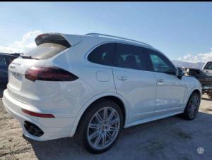 Balts Porsche Cayenne 2017 Šilutė, ar dzinēja tilpumu 3.60 L un nobraukumu 75 tūkst. km par 15000 €, foto 5 vietnē AUTOMOTO.COM.LV