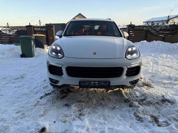Balts Porsche Cayenne 2017 Klaipėda, ar dzinēja tilpumu 3.60 L un nobraukumu 144 tūkst. km par 18700 €, foto 2 vietnē AUTOMOTO.COM.LV