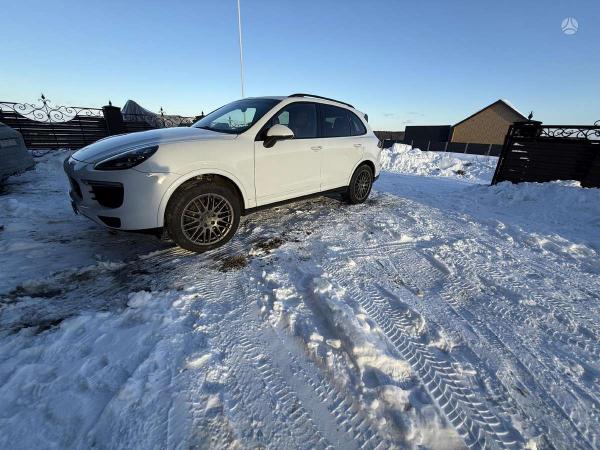 Balts Porsche Cayenne 2017 Klaipėda, ar dzinēja tilpumu 3.60 L un nobraukumu 144 tūkst. km par 18700 €, foto 5 vietnē AUTOMOTO.COM.LV