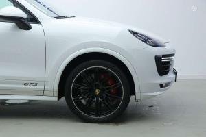 Balts Porsche Cayenne 2017 Viļņa, ar dzinēja tilpumu 3.60 L un nobraukumu 70 tūkst. km par 38490 €, foto 4 vietnē AUTOMOTO.COM.LV