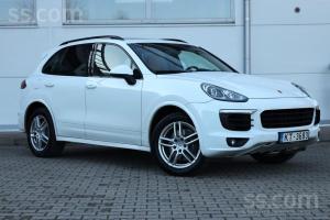 White Porsche Cayenne 2017 in Riga, with an engine capacity of 3.00 L and mileage of 0 thousand km for 19995 €, photo 3 on AUTOMOTO.COM.LV