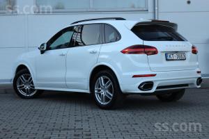 White Porsche Cayenne 2017 in Riga, with an engine capacity of 3.00 L and mileage of 0 thousand km for 19995 €, photo 6 on AUTOMOTO.COM.LV