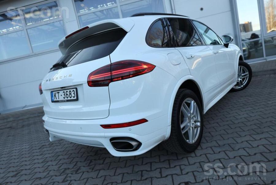 White Porsche Cayenne 2017 in Riga, with an engine capacity of 3.00 L and mileage of 0 thousand km for 19995 €, photo 8 on AUTOMOTO.COM.LV