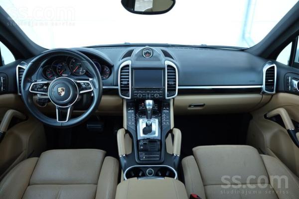 White Porsche Cayenne 2017 in Riga, with an engine capacity of 3.00 L and mileage of 0 thousand km for 19995 €, photo 8 on AUTOMOTO.COM.LV