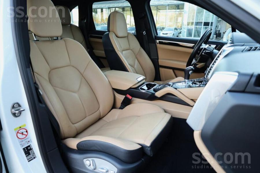 White Porsche Cayenne 2017 in Riga, with an engine capacity of 3.00 L and mileage of 0 thousand km for 19995 €, photo 17 on AUTOMOTO.COM.LV