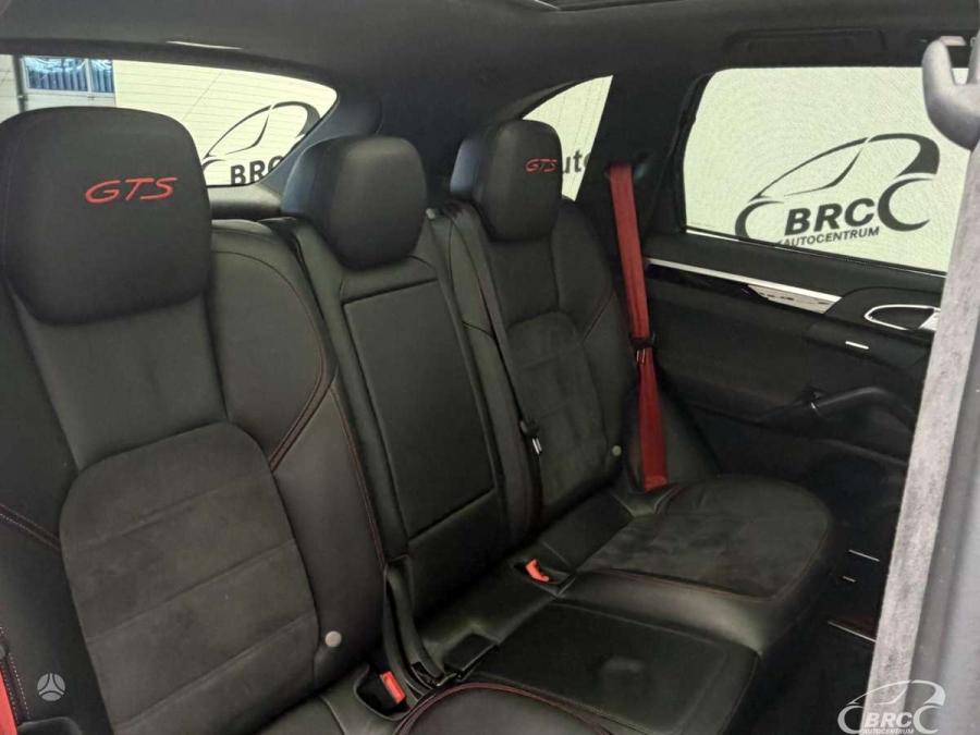 Balts Porsche Cayenne 2017 Viļņa, ar dzinēja tilpumu 3.60 L un nobraukumu 74 tūkst. km par 33900 €, foto 16 vietnē AUTOMOTO.COM.LV