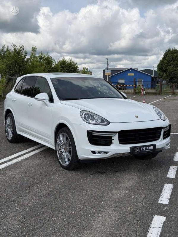 Balts Porsche Cayenne 2017 Kėdainiai, ar dzinēja tilpumu 3.60 L un nobraukumu 132 tūkst. km par 23990 €, foto 2 vietnē AUTOMOTO.COM.LV