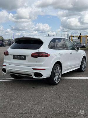 Balts Porsche Cayenne 2017 Kėdainiai, ar dzinēja tilpumu 3.60 L un nobraukumu 132 tūkst. km par 23990 €, foto 4 vietnē AUTOMOTO.COM.LV