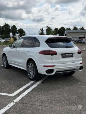 Balts Porsche Cayenne 2017 Kėdainiai, ar dzinēja tilpumu 3.60 L un nobraukumu 132 tūkst. km par 23990 €, foto 5 vietnē AUTOMOTO.COM.LV