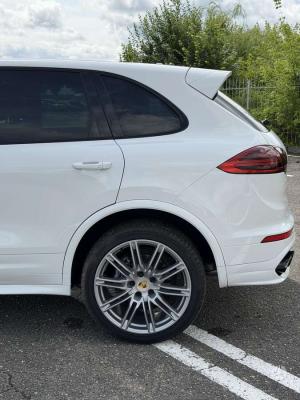 Balts Porsche Cayenne 2017 Kėdainiai, ar dzinēja tilpumu 3.60 L un nobraukumu 132 tūkst. km par 23990 €, foto 7 vietnē AUTOMOTO.COM.LV
