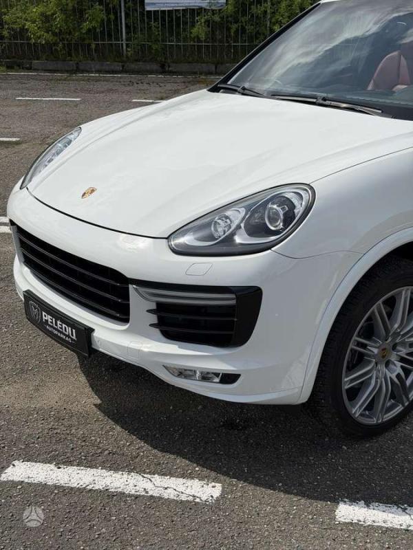 Balts Porsche Cayenne 2017 Kėdainiai, ar dzinēja tilpumu 3.60 L un nobraukumu 132 tūkst. km par 23990 €, foto 8 vietnē AUTOMOTO.COM.LV