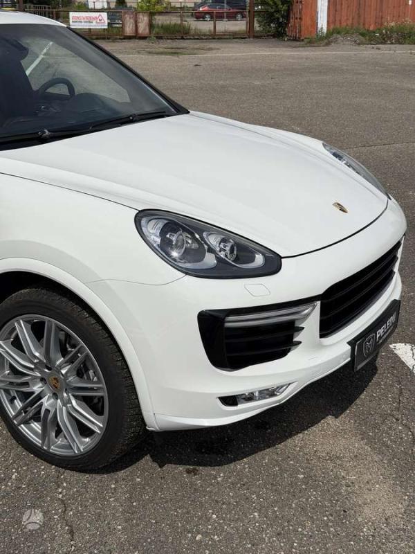 Balts Porsche Cayenne 2017 Kėdainiai, ar dzinēja tilpumu 3.60 L un nobraukumu 132 tūkst. km par 23990 €, foto 10 vietnē AUTOMOTO.COM.LV