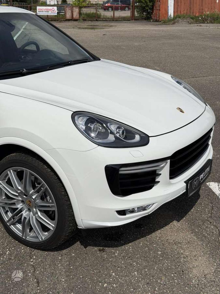 Balts Porsche Cayenne 2017 Kėdainiai, ar dzinēja tilpumu 3.60 L un nobraukumu 132 tūkst. km par 23990 €, foto 11 vietnē AUTOMOTO.COM.LV