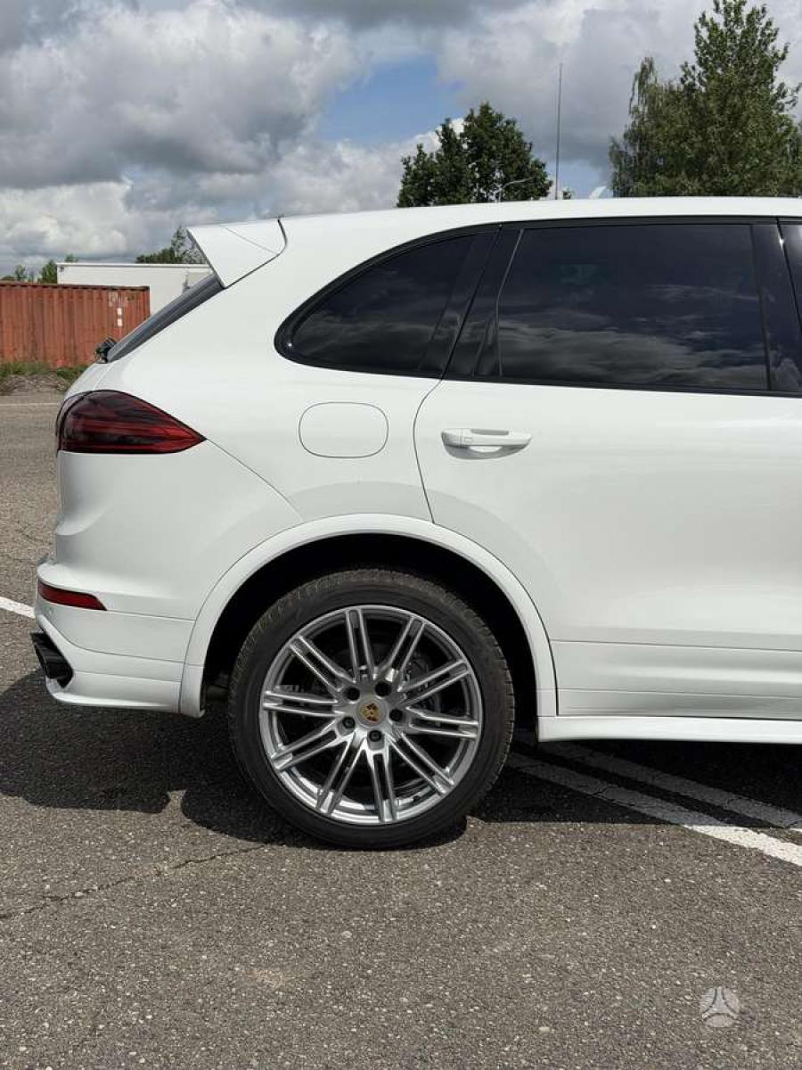 Balts Porsche Cayenne 2017 Kėdainiai, ar dzinēja tilpumu 3.60 L un nobraukumu 132 tūkst. km par 23990 €, foto 13 vietnē AUTOMOTO.COM.LV