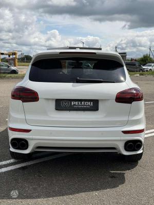 Balts Porsche Cayenne 2017 Kėdainiai, ar dzinēja tilpumu 3.60 L un nobraukumu 132 tūkst. km par 23990 €, foto 15 vietnē AUTOMOTO.COM.LV