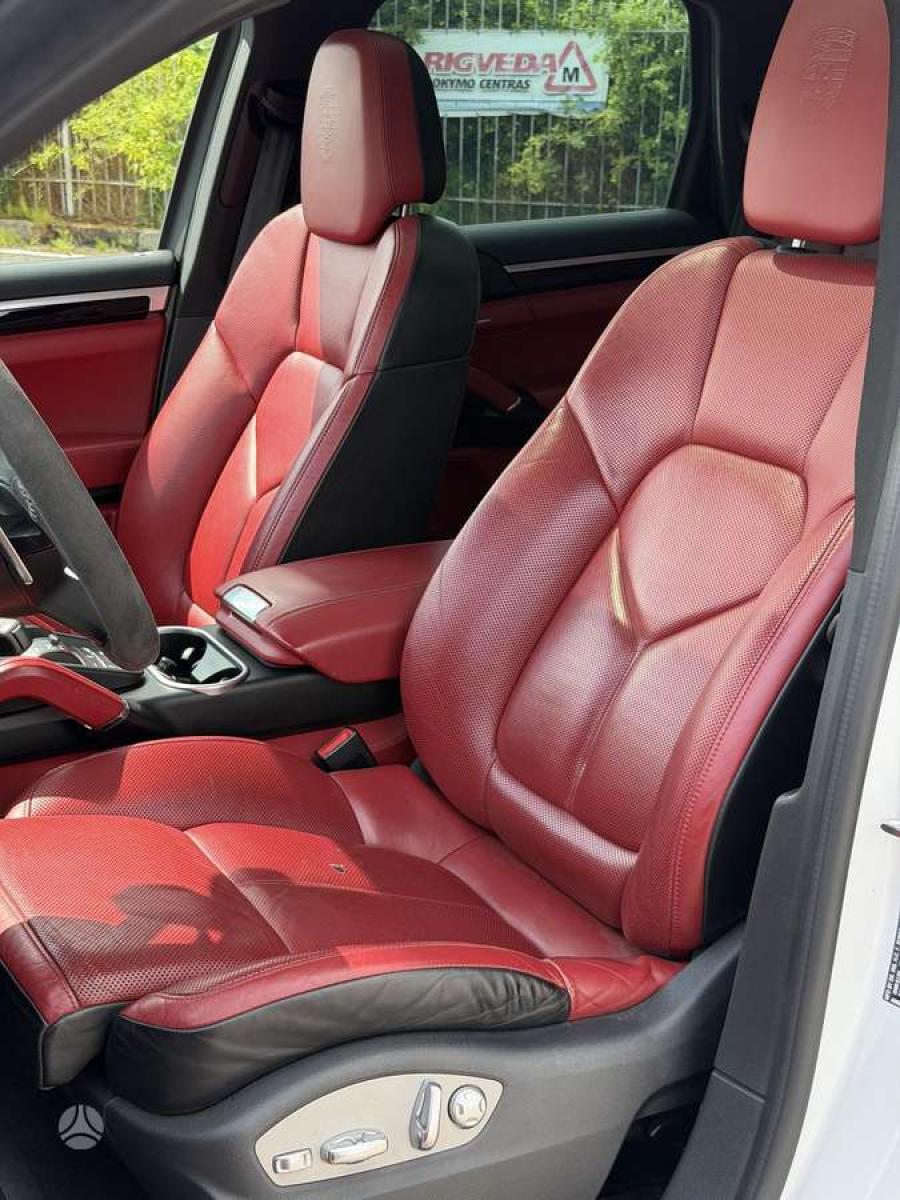 Balts Porsche Cayenne 2017 Kėdainiai, ar dzinēja tilpumu 3.60 L un nobraukumu 132 tūkst. km par 23990 €, foto 18 vietnē AUTOMOTO.COM.LV