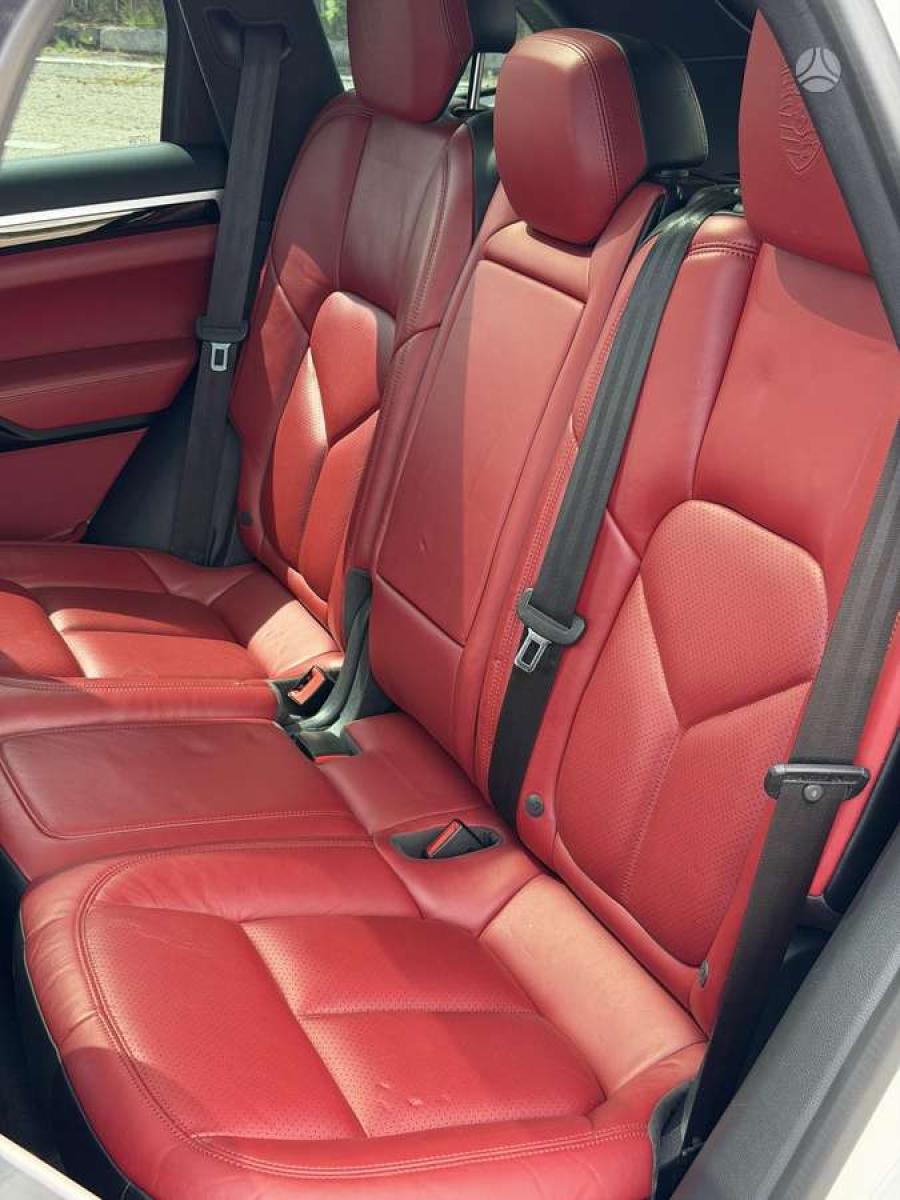 Balts Porsche Cayenne 2017 Kėdainiai, ar dzinēja tilpumu 3.60 L un nobraukumu 132 tūkst. km par 23990 €, foto 20 vietnē AUTOMOTO.COM.LV