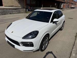 Balts Porsche Cayenne 2017 Alīta, ar dzinēja tilpumu 2.89 L un nobraukumu 135 tūkst. km par 43000 €, foto 3 vietnē AUTOMOTO.COM.LV