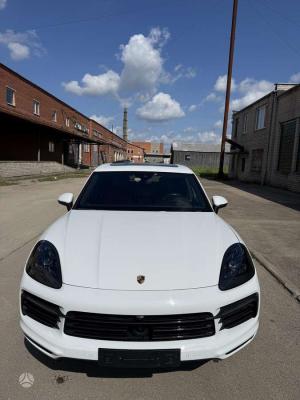 Balts Porsche Cayenne 2017 Alīta, ar dzinēja tilpumu 2.89 L un nobraukumu 135 tūkst. km par 43000 €, foto 4 vietnē AUTOMOTO.COM.LV