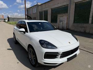 Balts Porsche Cayenne 2017 Alīta, ar dzinēja tilpumu 2.89 L un nobraukumu 135 tūkst. km par 43000 €, foto 5 vietnē AUTOMOTO.COM.LV