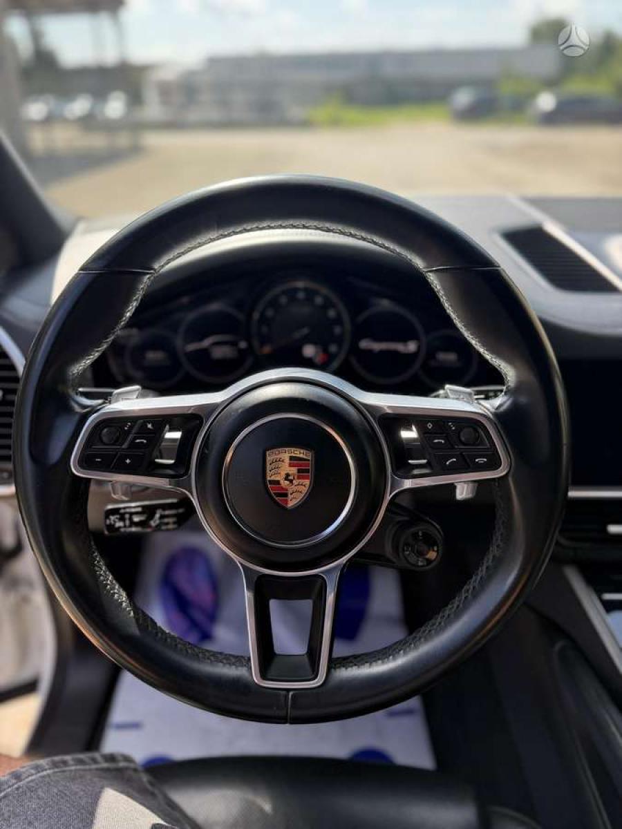 Balts Porsche Cayenne 2017 Alīta, ar dzinēja tilpumu 2.89 L un nobraukumu 135 tūkst. km par 43000 €, foto 17 vietnē AUTOMOTO.COM.LV