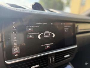 Balts Porsche Cayenne 2017 Alīta, ar dzinēja tilpumu 2.89 L un nobraukumu 135 tūkst. km par 43000 €, foto 19 vietnē AUTOMOTO.COM.LV