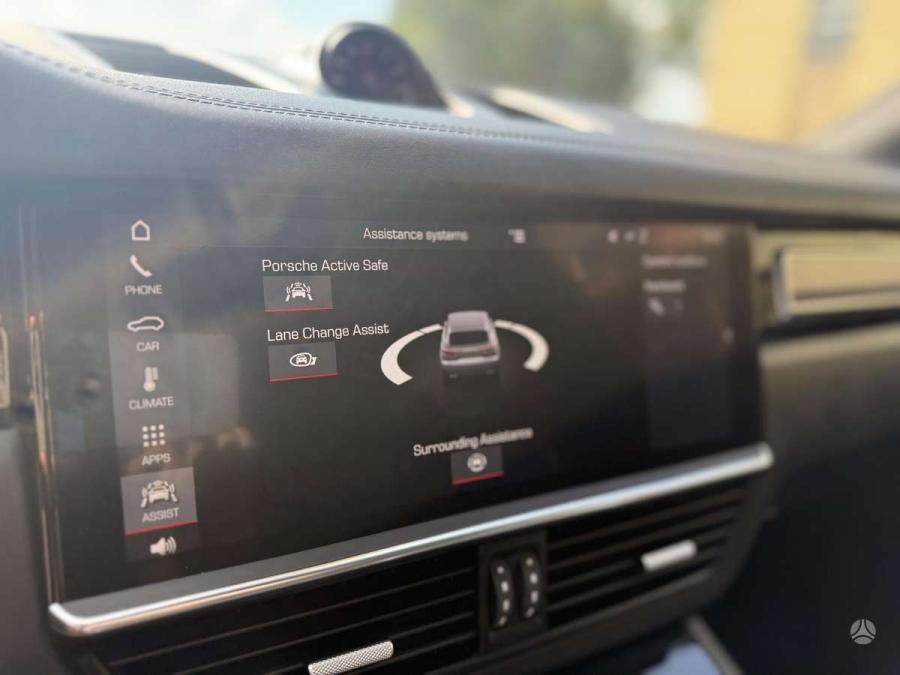 Balts Porsche Cayenne 2017 Alīta, ar dzinēja tilpumu 2.89 L un nobraukumu 135 tūkst. km par 43000 €, foto 19 vietnē AUTOMOTO.COM.LV