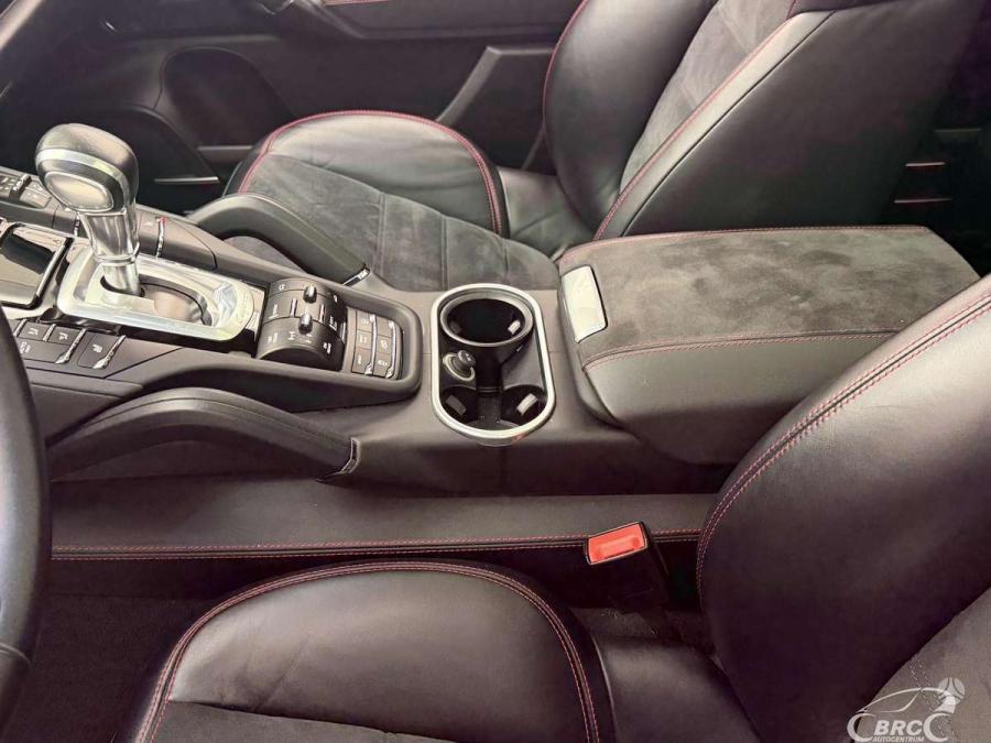 White Porsche Cayenne 2017 in Vilnius, with an engine capacity of 3.60 L and mileage of 74 thousand km for 29900 €, photo 29 on AUTOMOTO.COM.LV