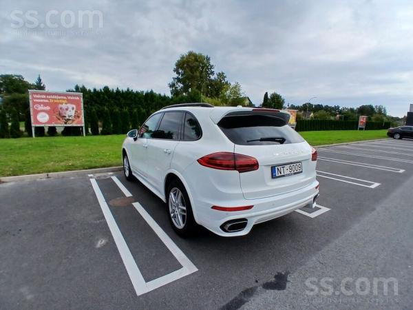 Porsche Cayenne 2017 Jūrmala vietnē Balts Porsche Cayenne 2017 Jūrmala, ar dzinēja tilpumu 3.00 L un nobraukumu 263 tūkst. km par 23000 €, foto 4 vietnē AUTOMOTO.COM.LV