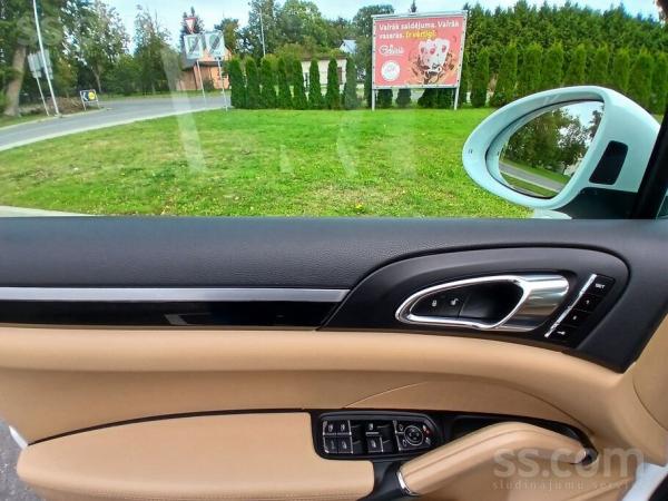 Porsche Cayenne 2017 Jūrmala vietnē Balts Porsche Cayenne 2017 Jūrmala, ar dzinēja tilpumu 3.00 L un nobraukumu 263 tūkst. km par 23000 €, foto 10 vietnē AUTOMOTO.COM.LV