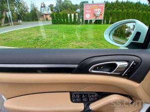 Balts Porsche Cayenne 2017 Jūrmala, ar dzinēja tilpumu 3.00 L un nobraukumu 263 tūkst. km par 23000 €, foto 10 vietnē AUTOMOTO.COM.LV