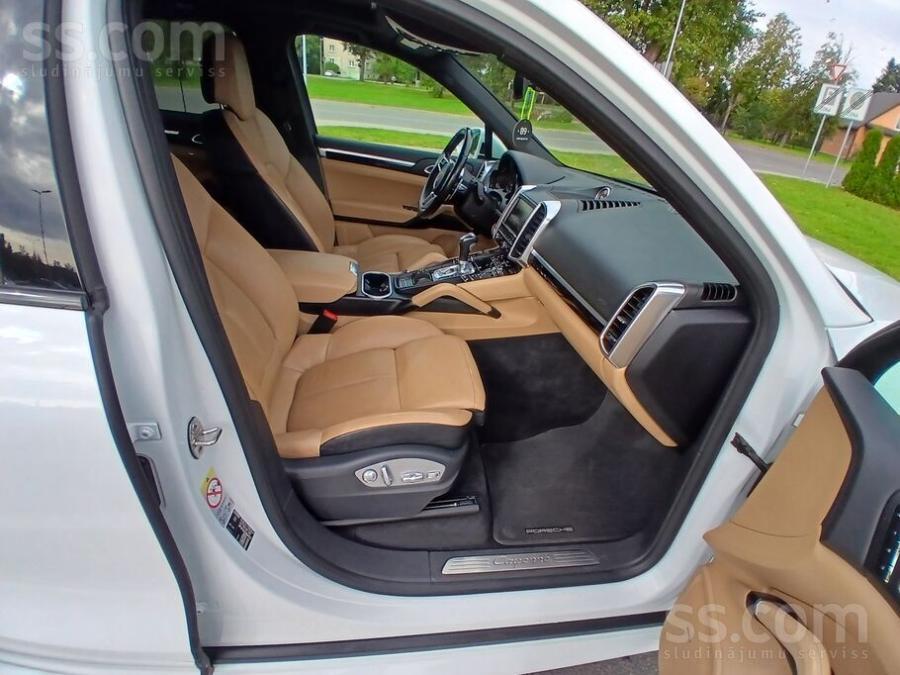 Balts Porsche Cayenne 2017 Jūrmala, ar dzinēja tilpumu 3.00 L un nobraukumu 263 tūkst. km par 23000 €, foto 13 vietnē AUTOMOTO.COM.LV