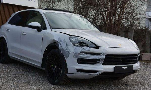 Balts Porsche Cayenne 2018 Kauņa, ar dzinēja tilpumu 2.89 L un nobraukumu 167 tūkst. km par 36000 €, foto 1 vietnē AUTOMOTO.COM.LV