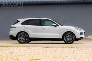 Balts Porsche Cayenne 2018 Jelgava, ar dzinēja tilpumu 3.00 L un nobraukumu 163 tūkst. km par 36000 €, foto 9 vietnē AUTOMOTO.COM.LV