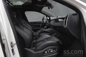 Balts Porsche Cayenne 2018 Jelgava, ar dzinēja tilpumu 3.00 L un nobraukumu 163 tūkst. km par 36000 €, foto 13 vietnē AUTOMOTO.COM.LV