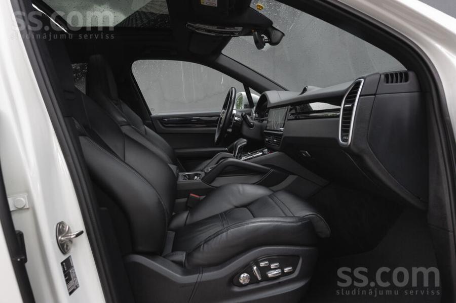 Balts Porsche Cayenne 2018 Jelgava, ar dzinēja tilpumu 3.00 L un nobraukumu 163 tūkst. km par 36000 €, foto 13 vietnē AUTOMOTO.COM.LV