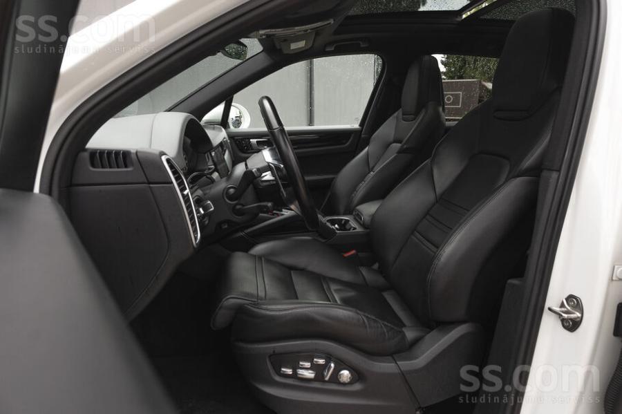 Balts Porsche Cayenne 2018 Jelgava, ar dzinēja tilpumu 3.00 L un nobraukumu 163 tūkst. km par 36000 €, foto 19 vietnē AUTOMOTO.COM.LV