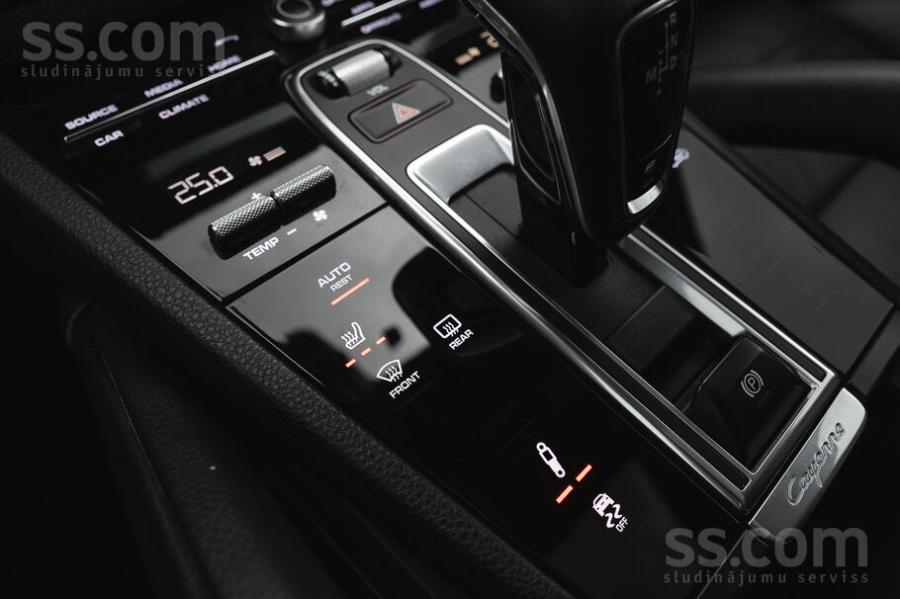 Balts Porsche Cayenne 2018 Jelgava, ar dzinēja tilpumu 3.00 L un nobraukumu 163 tūkst. km par 36000 €, foto 25 vietnē AUTOMOTO.COM.LV