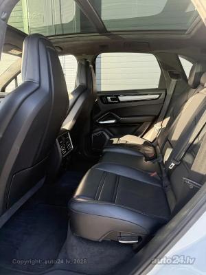 Balts Porsche Cayenne 2018 Tallina, ar dzinēja tilpumu 4.00 L un nobraukumu 141 tūkst. km par 45995 €, foto 12 vietnē AUTOMOTO.COM.LV
