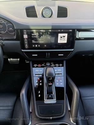 Balts Porsche Cayenne 2018 Tallina, ar dzinēja tilpumu 4.00 L un nobraukumu 141 tūkst. km par 45995 €, foto 13 vietnē AUTOMOTO.COM.LV