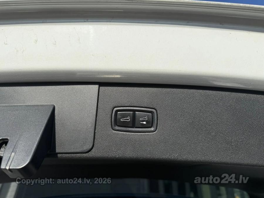 Balts Porsche Cayenne 2018 Tallina, ar dzinēja tilpumu 4.00 L un nobraukumu 141 tūkst. km par 45995 €, foto 14 vietnē AUTOMOTO.COM.LV