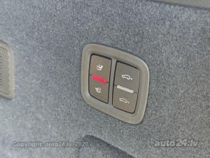Balts Porsche Cayenne 2018 Tallina, ar dzinēja tilpumu 4.00 L un nobraukumu 141 tūkst. km par 45995 €, foto 17 vietnē AUTOMOTO.COM.LV