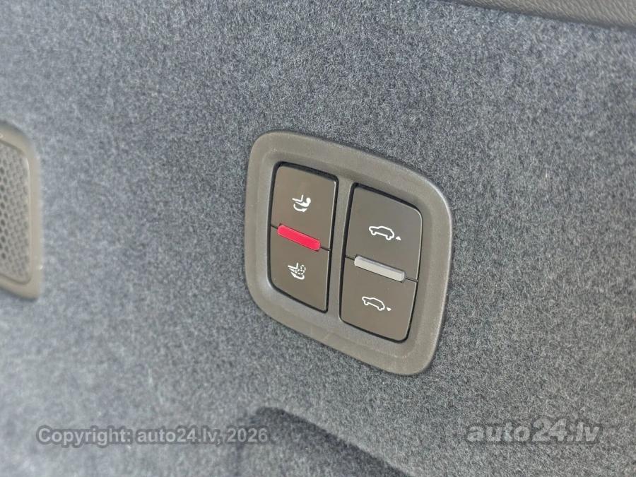 Balts Porsche Cayenne 2018 Tallina, ar dzinēja tilpumu 4.00 L un nobraukumu 141 tūkst. km par 45995 €, foto 17 vietnē AUTOMOTO.COM.LV