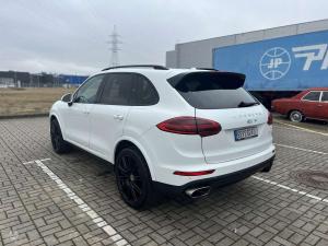 Белый Порше Каен 2018 в Вильнюс, объемом двигателя 3.60 л и пробегом 81 тыс. км за 29999 €, фото 4 на AUTOMOTO.COM.LV