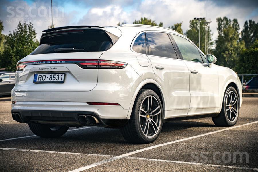 White Porsche Cayenne 2018 in Riga, with an engine capacity of 4.00 L and mileage of 160 thousand km for 53900 €, photo 5 on AUTOMOTO.COM.LV